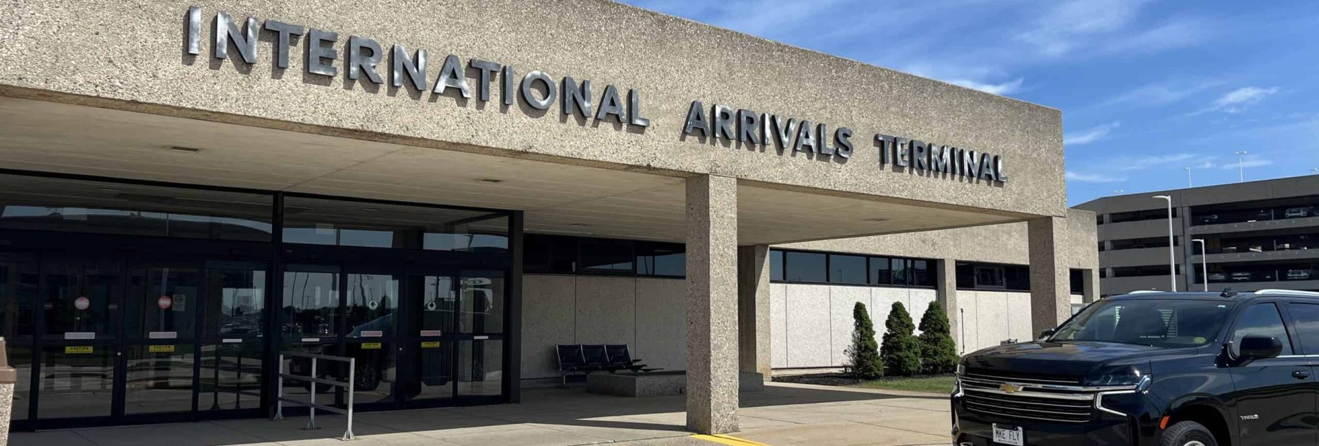 Milwaukee Airport Limo Service | Premier Transfers to ORD, MDW & More